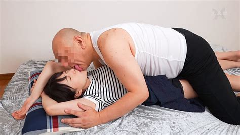 義理の父にオモチャとして扱われてるのにマン汁を滴らせる私は変態です。 皆月ひかる アダルト動画 ソクミル