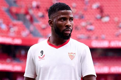 Striker Could Snub Leeds United Offer As Championship Rivals Look To