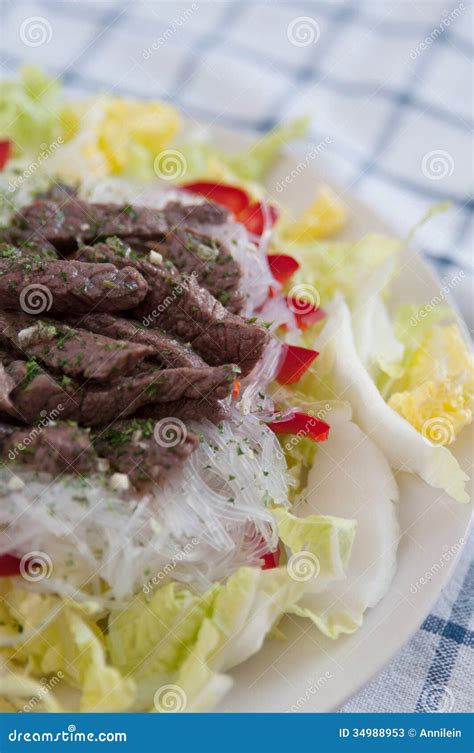 Asian Rice Noodle Salad Stock Image Image Of Leaf Bowl 34988953