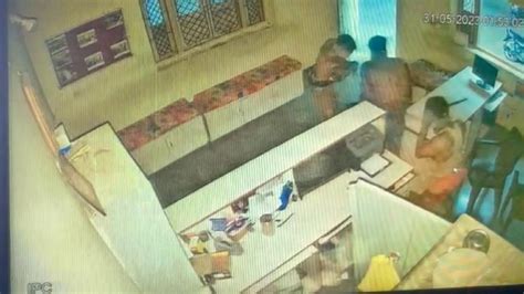 Watch Mps Notorious Chaddi Baniyan Gang Sneaks Into Khargone
