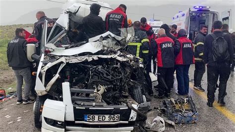 Sivas ta feci kaza Ölü ve yaralılar var Çorum Haber Son Dakika