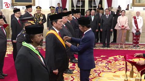64 Tokoh Terima Tanda Kehormatan Dari Jokowi Line1News