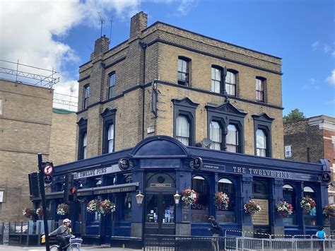 Twelve Pins Pub Finsbury Park This Morning Alan Biggs Flickr
