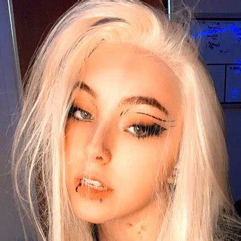 Summer Dayze Babe Page Watch This Adult Model On Freeones