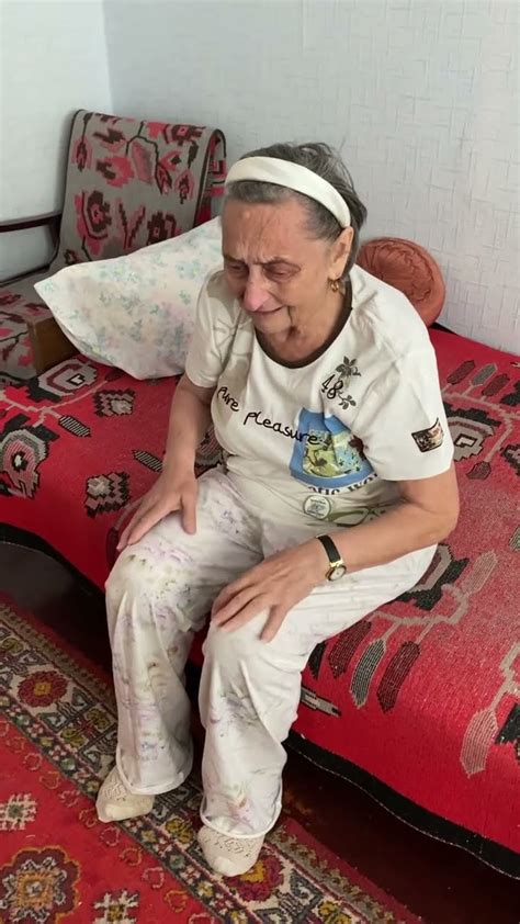 Долгожданная встреча Бабушки со своим питомцем Бабушка была в больнице 8 дней 😢 Youtube