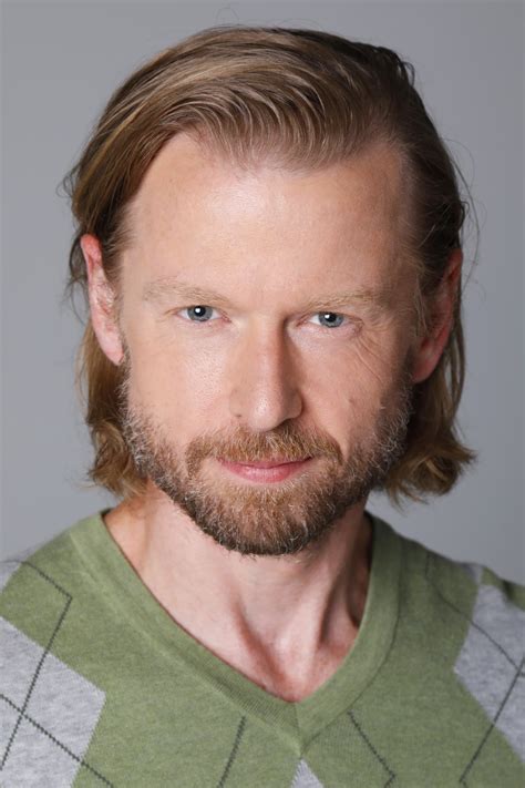 Erik Walker Neill About Entertainmentie