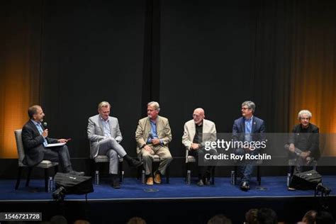 Christopher Nolan Photos And Premium High Res Pictures Getty Images