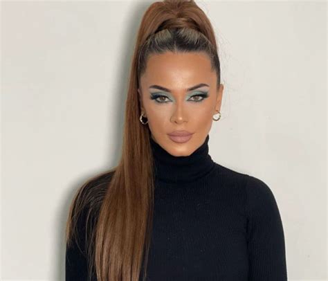 Emina Tufo Se Porodila Zdravo Svima Evo Mene