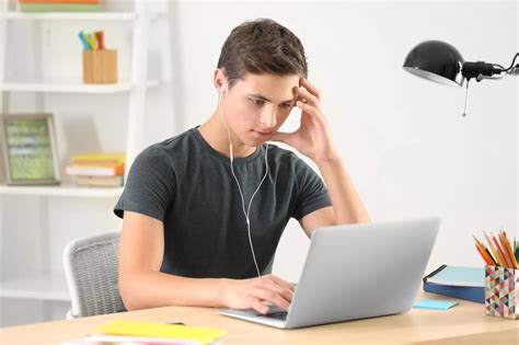 كيف تساعدين ابنك المراهق للتخلص من التوتر؟ مجلة سيدتي