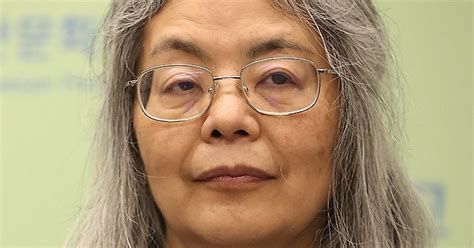 질문 듣는 다와다 요코 소설가