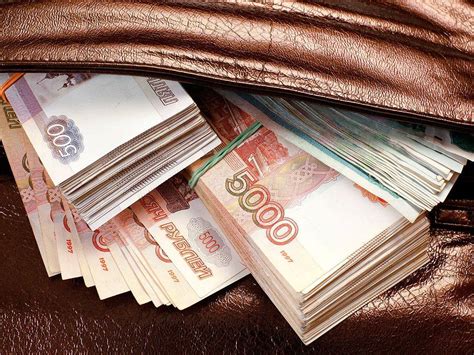 Кто в России получает больше 500 тысяч рублей в месяц