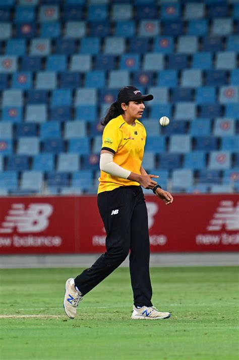 Esha Oza Bowled An Economical Spell