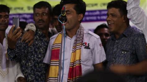 সিকুরিটি গার্ডের কণ্ঠে গান শুনে অবাক হয়ে গেলো হাজারো মানুষ Youtube