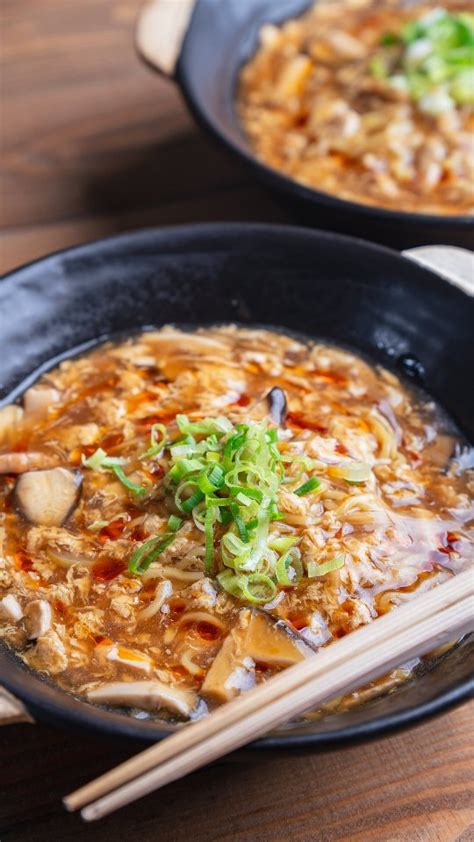 大家輝│ooya Hikaru│料理家 酸辣湯麺（サンラータンメン） トロみがついた少しピリ辛で、 酸味の効いたスープでいただく