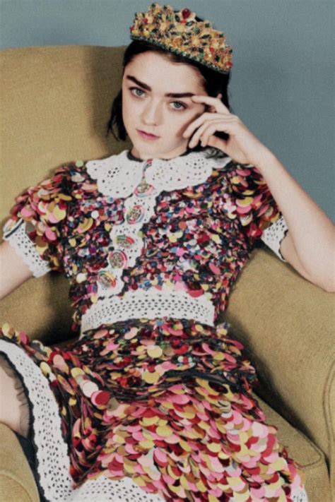 Maisie Williamss Bio Age Relationships Latest Buzz Photos And Videos