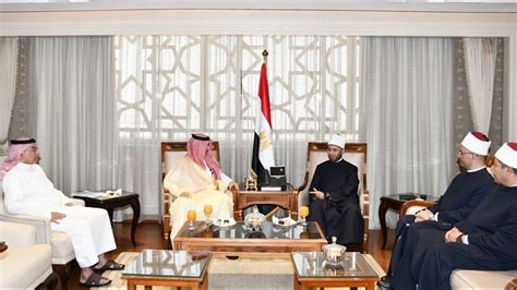 وزير الأوقاف يستقبل السفير السعودي بالقاهرة ويشيد بعمق العلاقات الأخوية