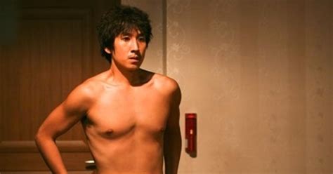 쩨쩨한 로맨스 이선균 매끈 복근 최강희와 베드신 위해