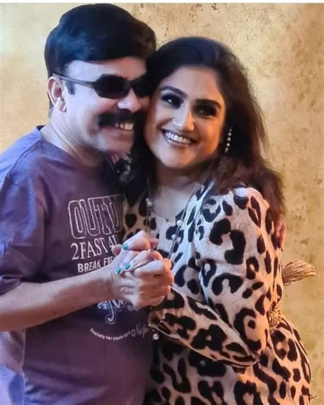 పవర్ స్టార్‌తో వనితా విజయ్ కుమార్ జోరుగా రొమాన్స్ వైరల్‌గా ఇద్దరి కెమిస్ట్రీ Vanitha Vijay