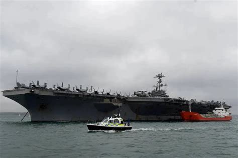 Хуситы заявили об атаке на авианосец Uss Harry S Truman в Красном море