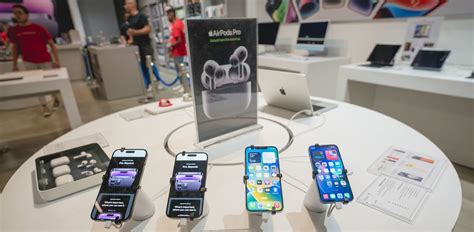 מכירת האייפונים התחילה בישראל עד כמה שווה לעשות טרייד אין גלובס