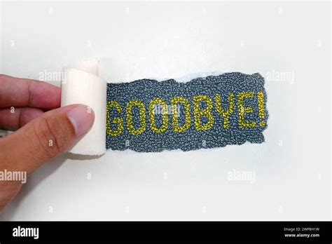 Der Mann Zerriss Das Papier Und Fand Die Worte Abschied Hinter Dem Zerrissenen Papier