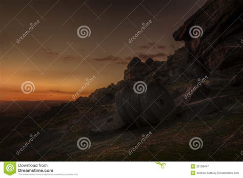 Posluminiscencia De La Puesta Del Sol En Rocas Imagen De Archivo