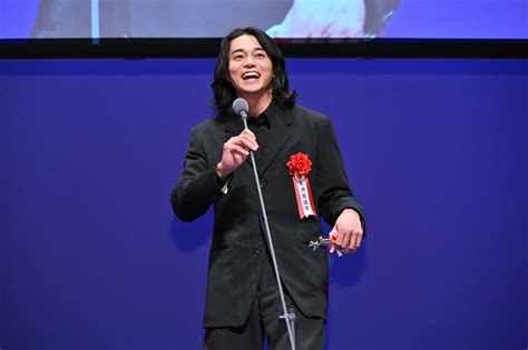 【写真・画像】東出昌大、“仙人のような表情”で役者としての苦悩を吐露主演男優賞受賞ステージで答えの出ない問いを一人語り 2枚目 映画