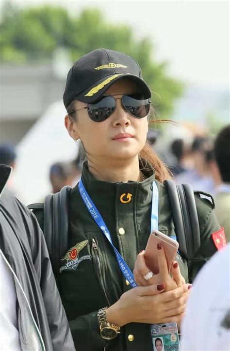 珠海航展：看飛機更要看美女 空姐模特扎堆來 每日頭條