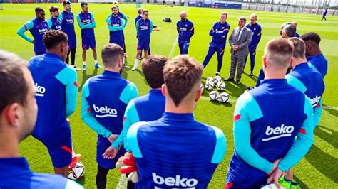 Qu T Hi Jugues On Twitter Innegociable Laporta Li Diu A Koeman Que S Ha De Fer Un