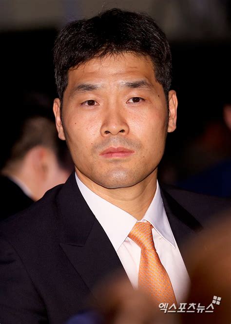 시상식 참석한 부산kt 조동현 감독 포토