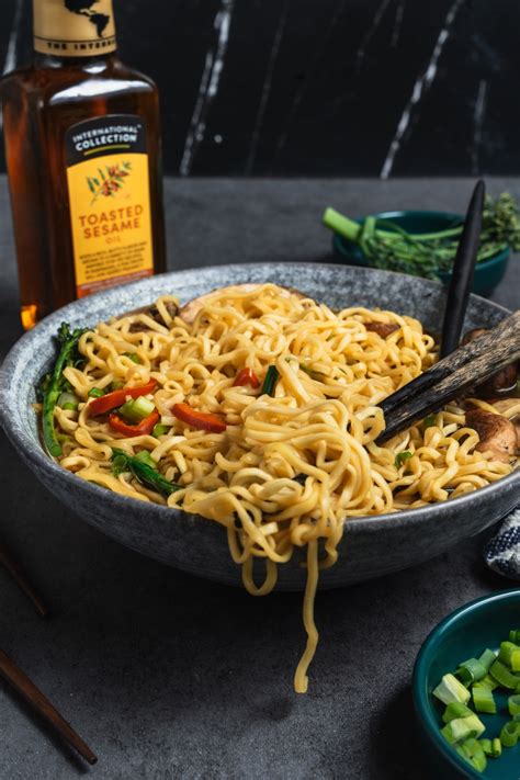 Thai Red Curry Ramen Noodles International Collection
