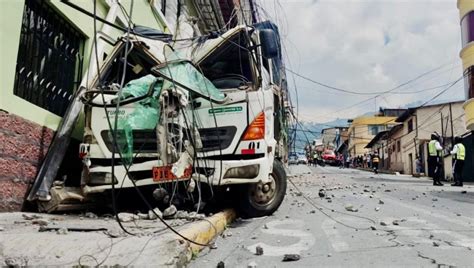 Quito Accidente de tránsito se registró en el sector San Juan