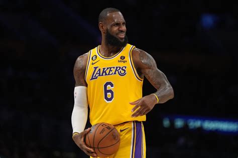Lebron James Calls Out Reporters For Not Asking Him About Jerry Jones