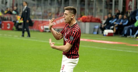 Athletic Tottenham Hesitant To Meet Milans Piatek Transfer Fee