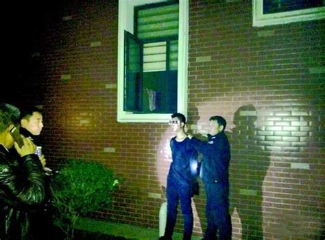 梁上君子欲攀牆逃跑 民警鳴槍示警 嫌犯癱倒就擒 每日頭條