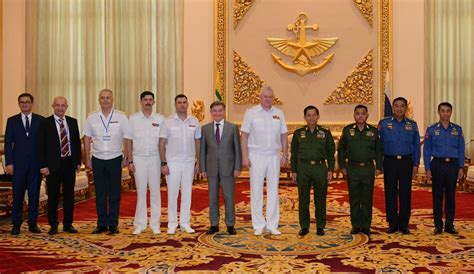 နိုင်ငံတော်စီမံအုပ်ချုပ်ရေးကောင်စီဥက္ကဋ္ဌ တပ်မတော်ကာကွယ်ရေးဦးစီးချုပ် ဗိုလ်ချုပ်မှူးကြီး မင