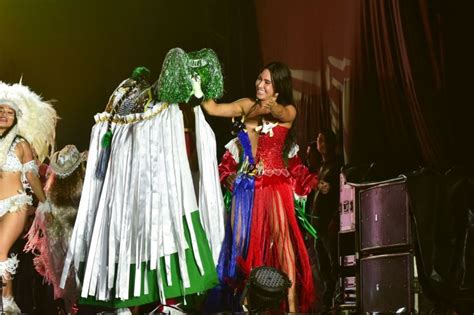 Ex Bbb Isabelle Se Apresenta Com O Boi Garantido No São João Da Thay Cnn Brasil