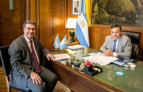 Capitanich Promete 100 Nuevos Colectivos Para El Servicio Del Gran