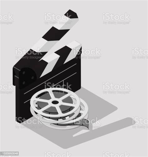 필름 과 필름 스트립의 릴 촬영에 대한 Isometric 클래퍼 보드 흰색 배경에서 격리된 사실적인 3d 벡터 등측투영법에 대한