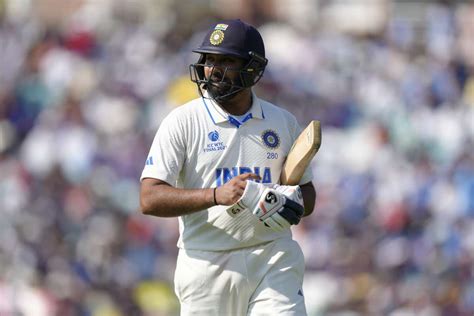 Not Scoring Runs Putting On Weight Harbhajan Singh Backs Rohit