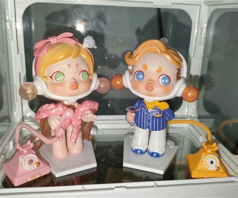 絕版popmart Skullpanda 男一女一 興趣及遊戲 玩具 And 遊戲類 Carousell
