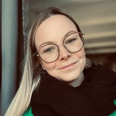 Marine Perree Référente Exploitation Maxicoffee Linkedin