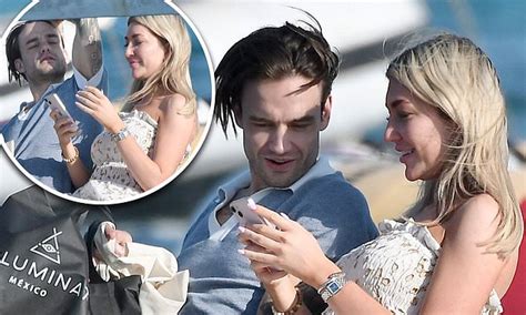 Liam Payne Cosies Up To His Influencer Girlfriend Kate Cassidy As They