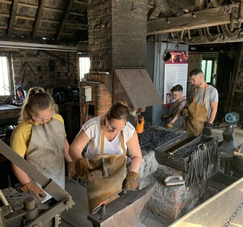 Beginners Blacksmithing Courses - Chain Bridge Forge