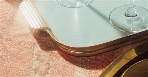 Pisco Sour Pisco 라임 또는 레몬 주스 달걀 흰자 Amargo Chungo 또는 Angostura를 곁들인 칵테일로 고급 현대 스타일입니다 사진