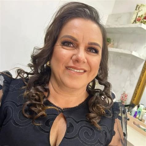 Ester Tosta Estertosta • Threads Say More