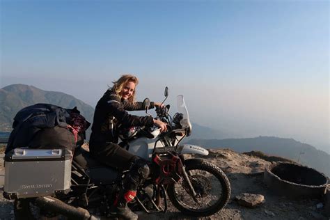 Video Of The Week Crossing Into Turkmenistan With Noraly Of Itchy Boots