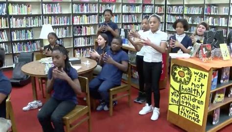 5th Graders Learn Sign Language For Deaf Classmate