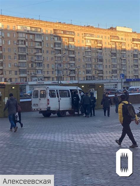 Sota On Twitter Жители Москвы сообщают о массовых вручениях повесток у станций метро Очевидцы