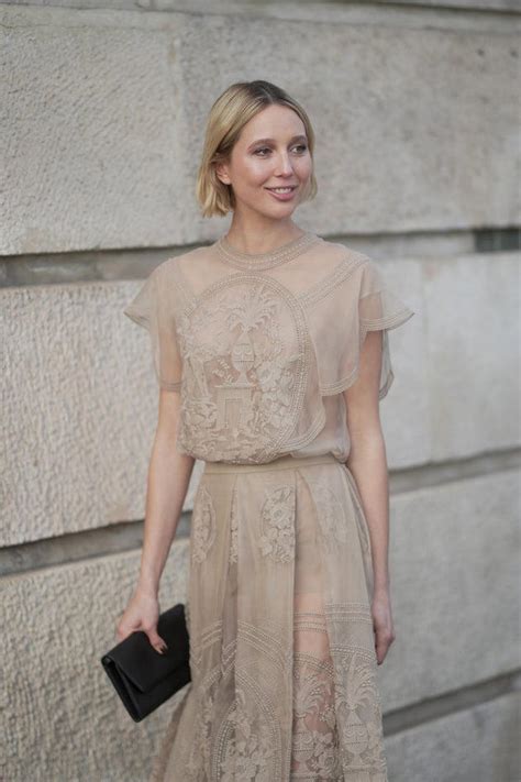 Ολυμπία Ντε Γκρες Οι εμφανίσεις της στη γαλλική εβδομάδα μόδας